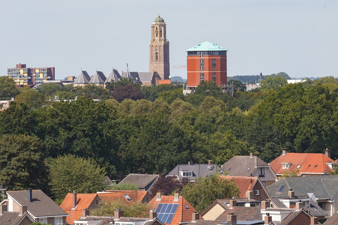 In Zwolle mogen woontorens straks zo hoog worden als de Peperbus | Foto ...