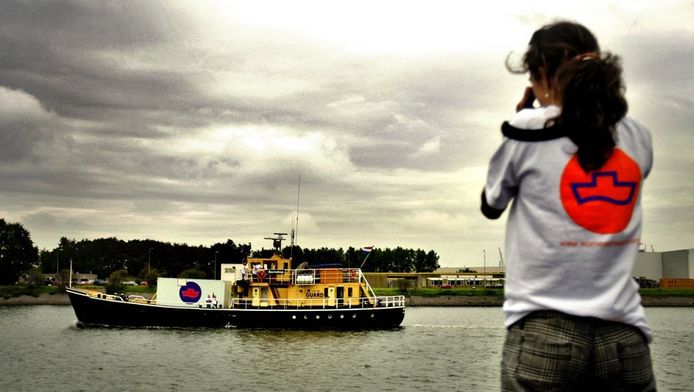 Abortusboot wacht zwaar onthaal in Marokko | Gezond | AD.nl