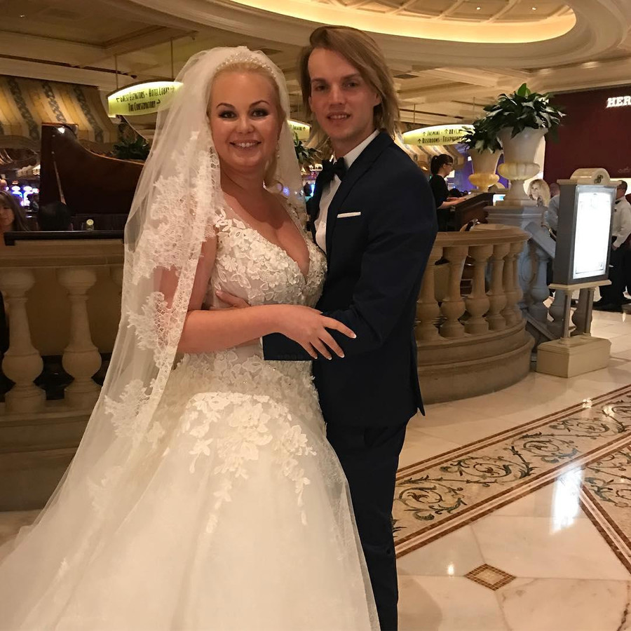 Zo zag het sprookjeshuwelijk van Lesley-Ann Poppe en haar Kevin in Las ...