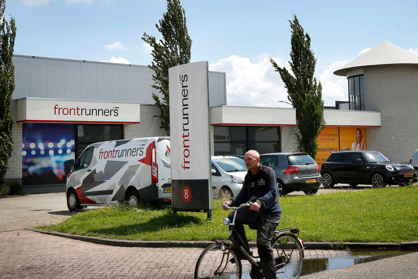 Evangelist Tom de Wal wil dat aanhangers hem eren door geld te geven ...