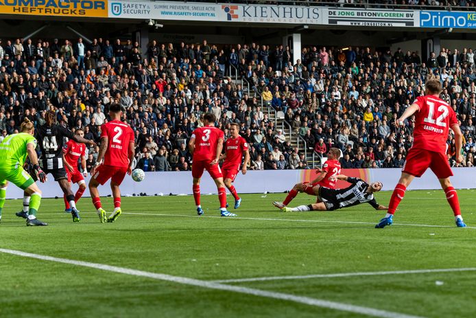 Het sentiment telt even niet in de derby FC Twente - Heracles | Enschede | destentor.nl