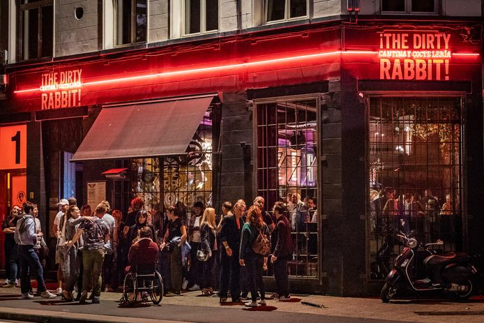 Laatste keer benen losgooien in The Dirty Rabbit: club sluit na 6 jaar ...