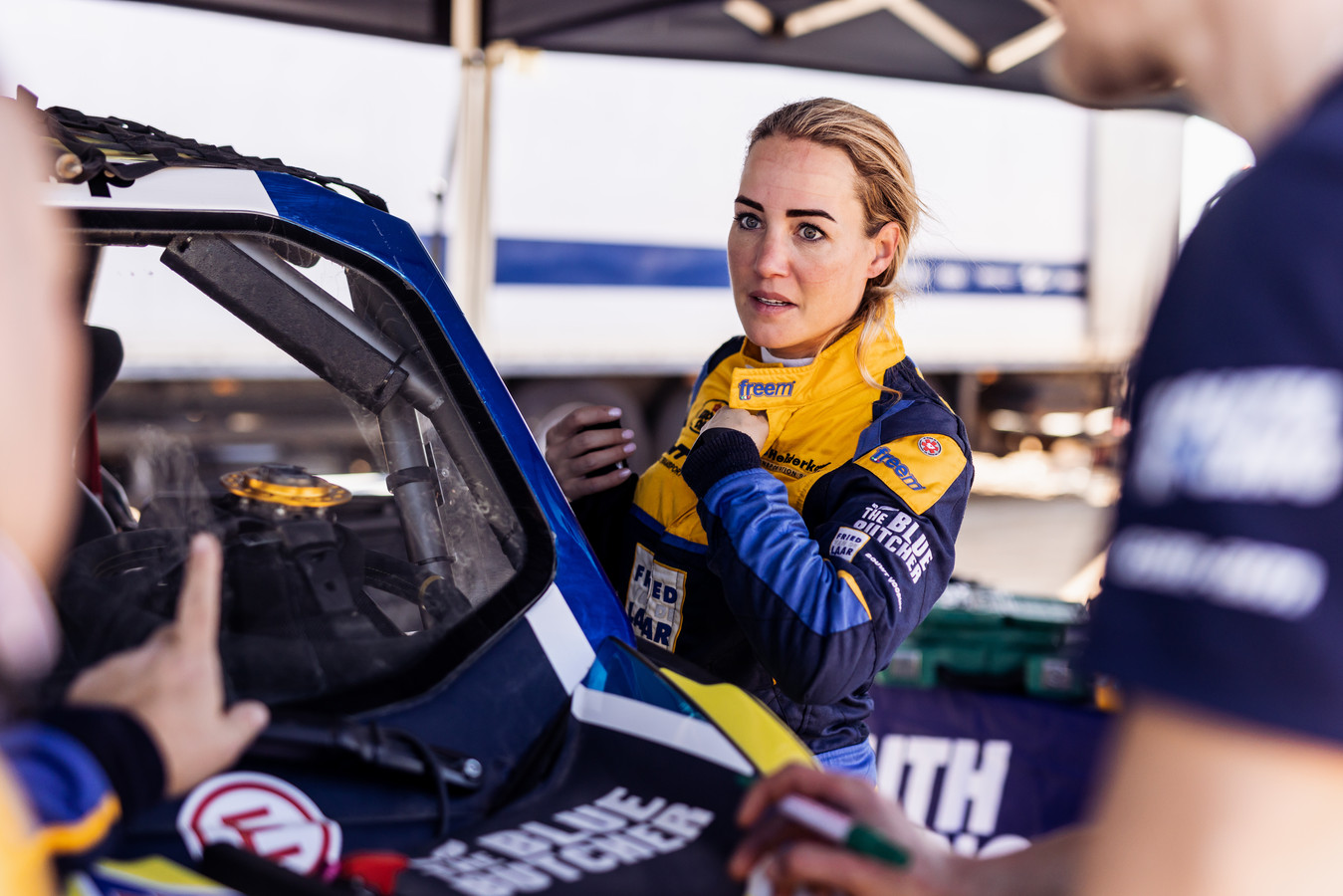 Dakar Rally mannensport? ‘Eerste vrouwelijke team had roze badjasjes ...