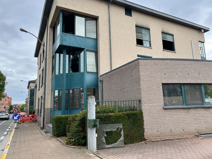 Familieleden halen spullen op van bewoners WZC Sint-Rochus: “Onze 98 ...