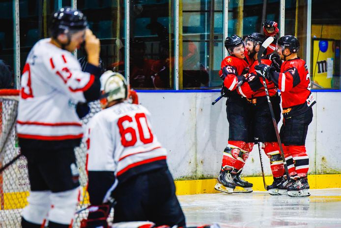 IJshockeyers Red Eagles flikken het: met de hakken over de sloot naar ...