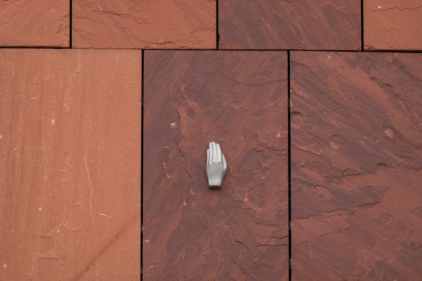 Wist je dat … er 3.185 handjes op de gevel van het MAS hangen? | Foto ...