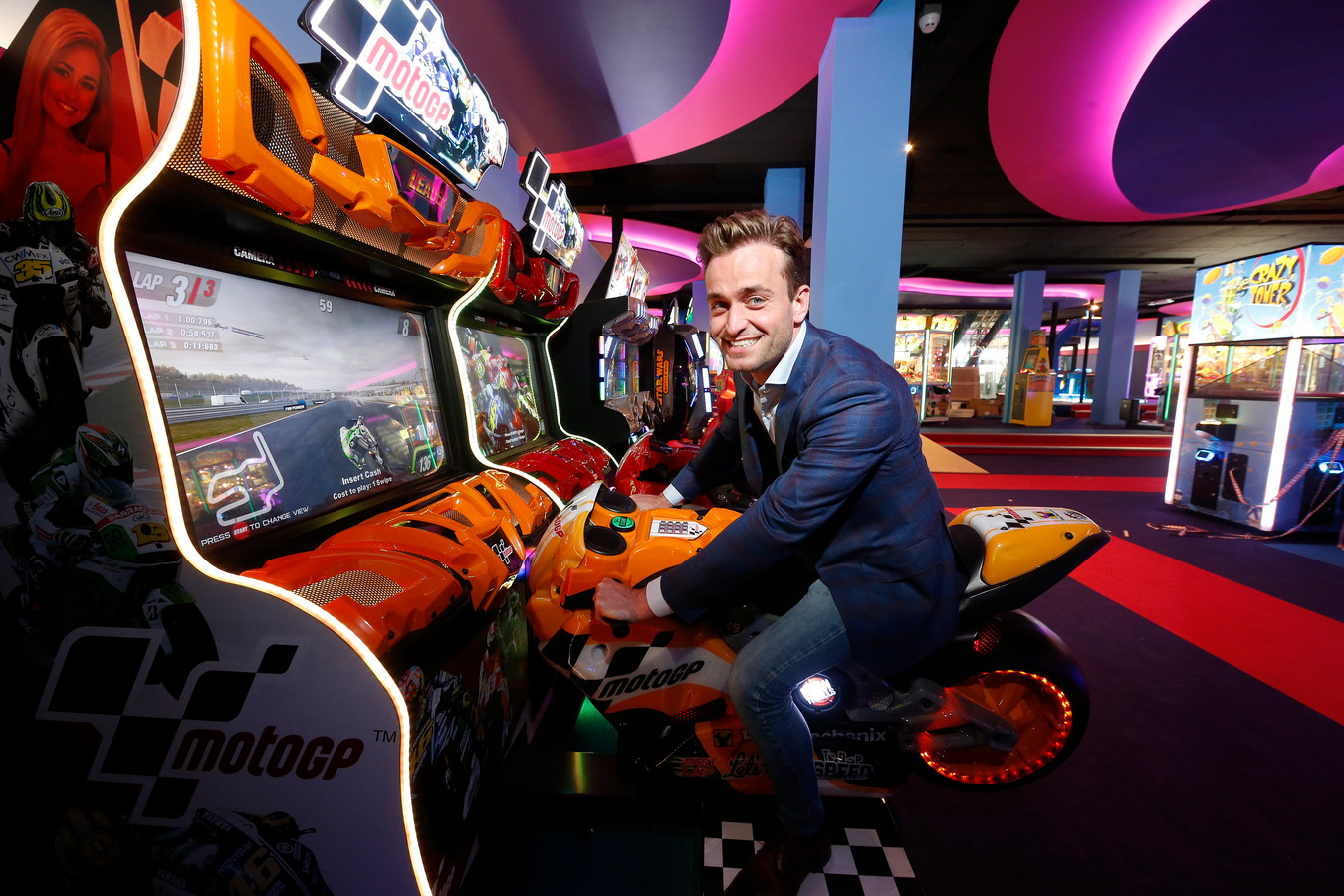 Arcadehal in Utrecht: van pukkelige gameverslaafden tot verliefde ...
