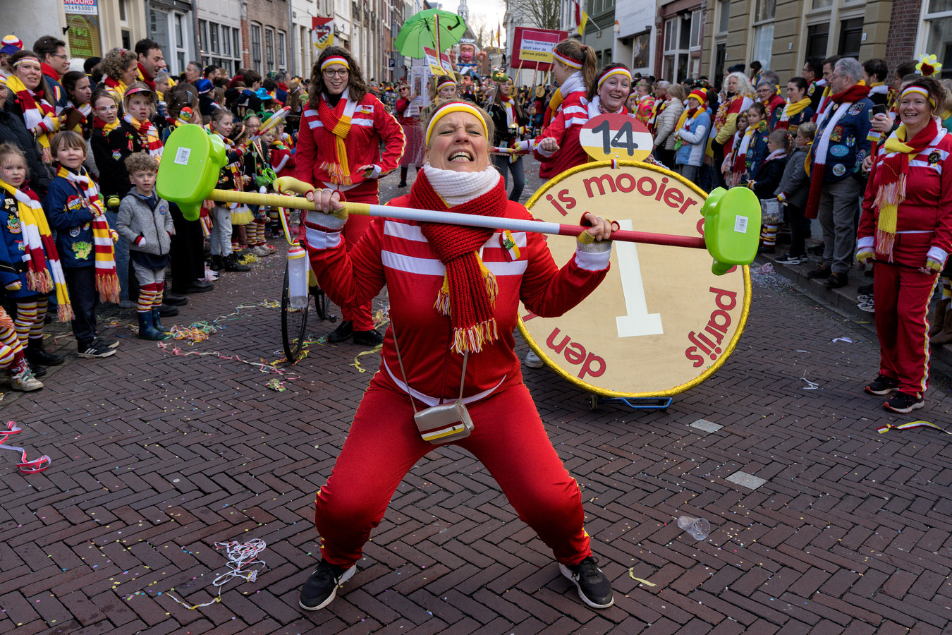 De optocht van Oeteldonk in beeld | Foto | bd.nl