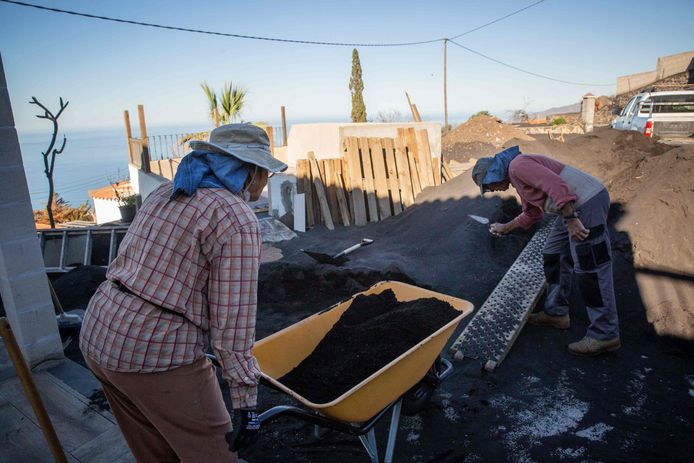 Eerste geëvacueerde inwoners La Palma mogen terug naar huis na ...