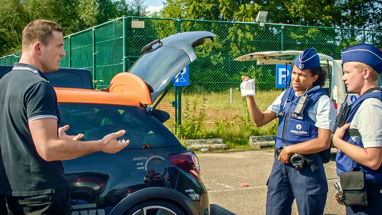 Nieuw seizoen ‘Hoe Zal Ik Het Zeggen’: deze politiecontrole had Dieter ... Nieuw seizoen ‘Hoe Zal Ik Het Zeggen’: deze politiecontrole had Dieter ...