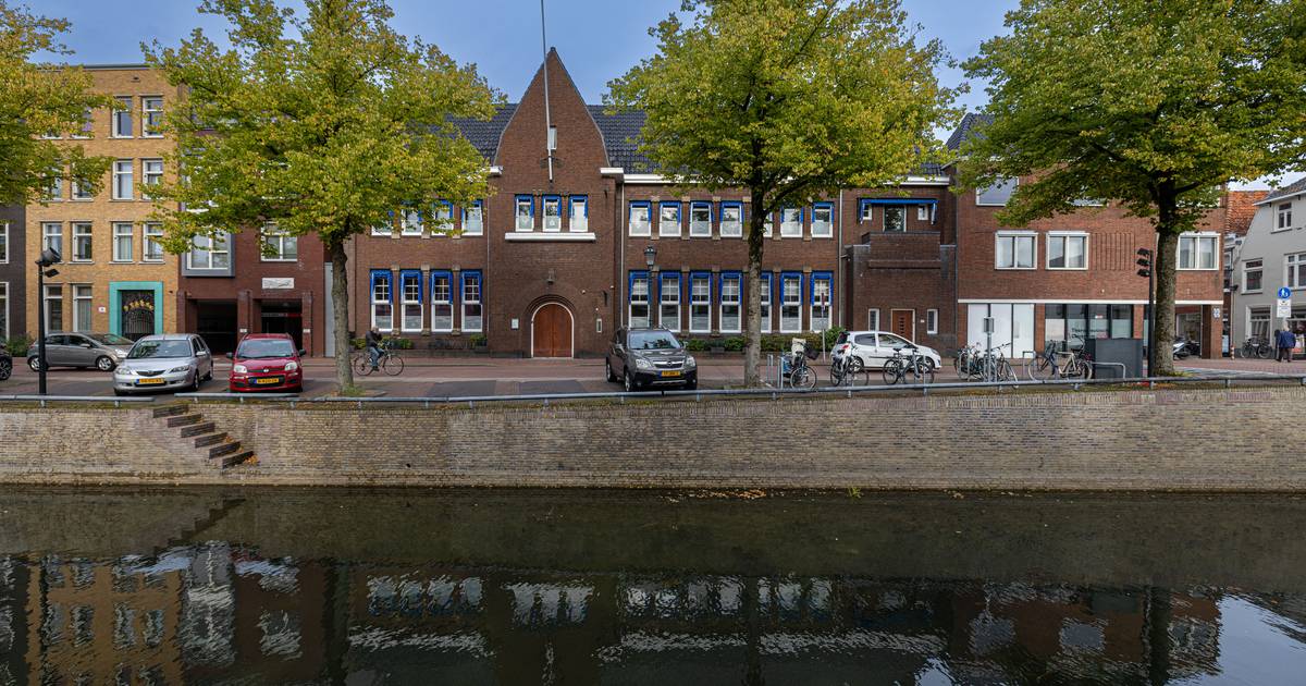 Verkeerde telefoonnummer op de gevel: pand Walkate-archief in Kampen ...