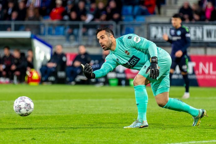 Feyenoord gaat overbodige Kostas Lamprou wegplukken bij Willem II | Tilburg | AD.nl