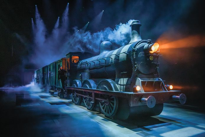 Recensie | Vijf sterren voor 40-45: beklemmend musicalspektakel met fenomenale Soy Kroon ...