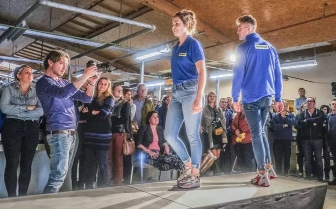Ooit vlasboeren, nu neemt 'familie Supra Bazar' 27 Dreambaby’s over ...