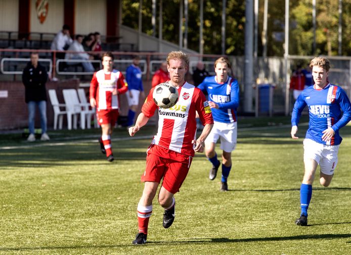 Helsper brengt rust bij jeugdliefde Rood-Wit'62: ‘Het is logisch dat ...