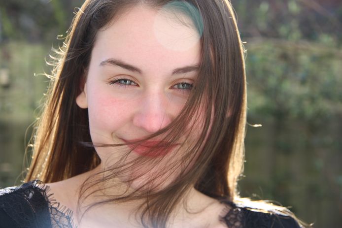 Suzanne (17) fietste naar haar bijbaantje, maar keerde nooit meer terug ...