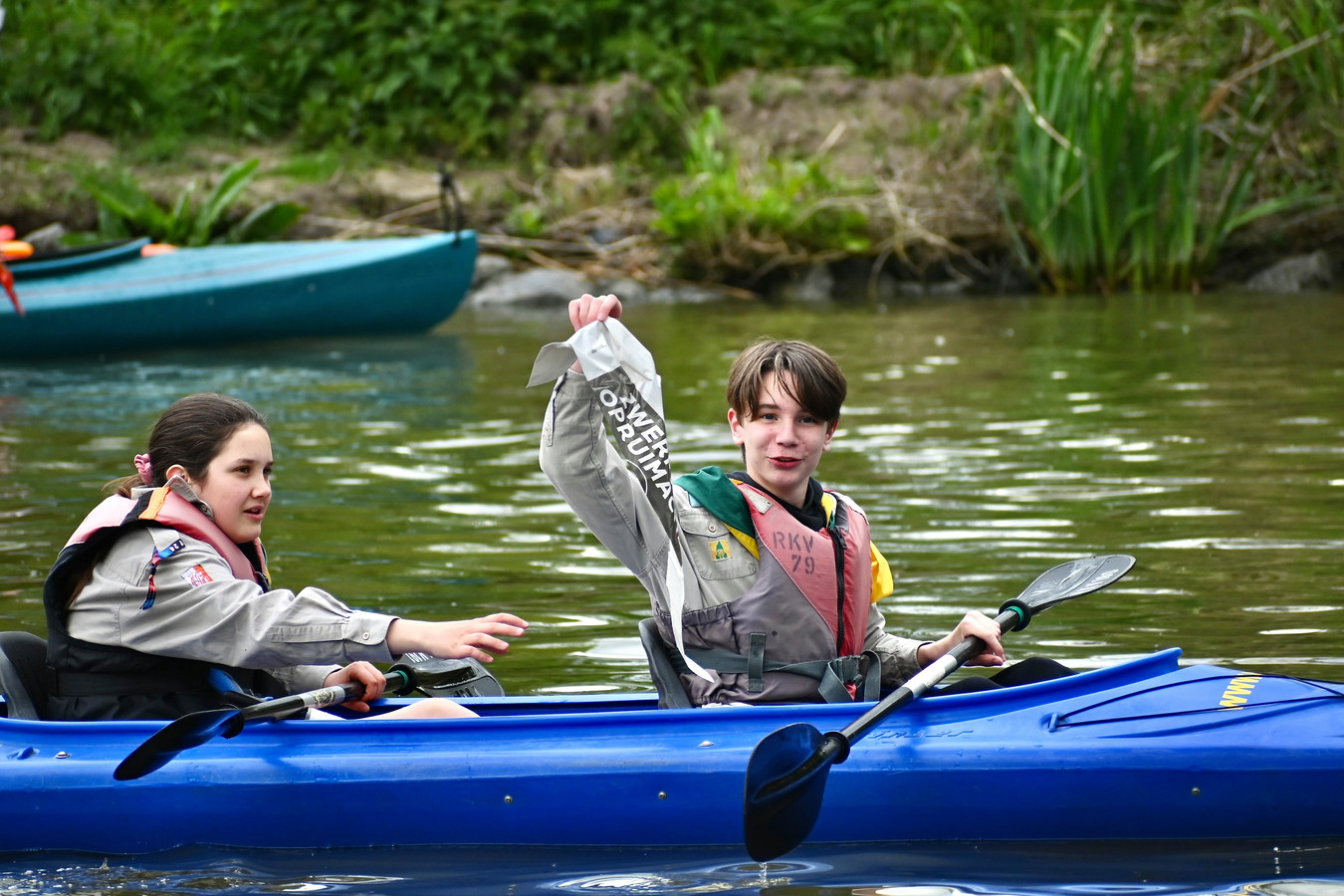 Scouts en padvinders ruimen tijdens tweede River Clean Up zwerfvuil op ...