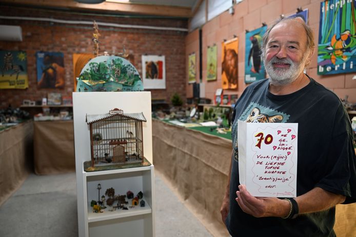 DE VERZAMELAAR. Na bezoek aan 350 dierenparken, stelt Jan (70) enorme ...