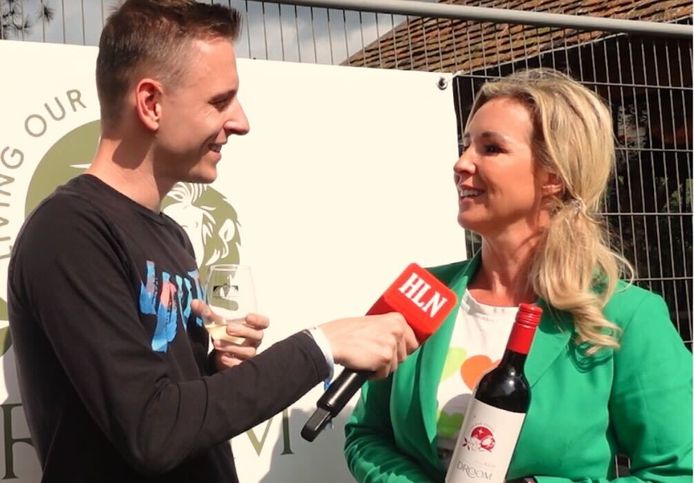 Kathleen Aerts gaat Martien Meiland achterna: na realityreeks lanceert ze nu ook eigen wijnmerk ...