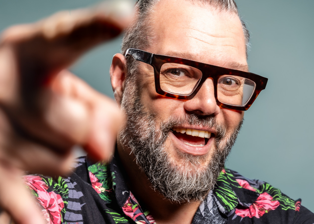 EXCLUSIEF. Alex Agnew over zijn ‘groot bakkes’: “Het is dankzij mijn ...