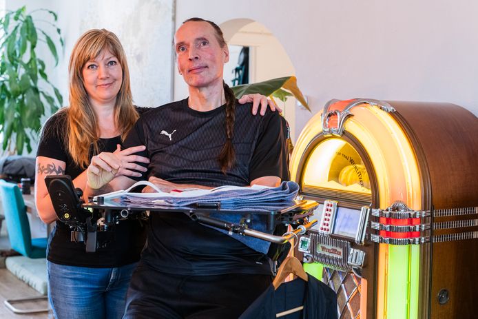 Arjen was opgegeven, maar ontwaakte uit zijn coma: nu heeft hij een ...