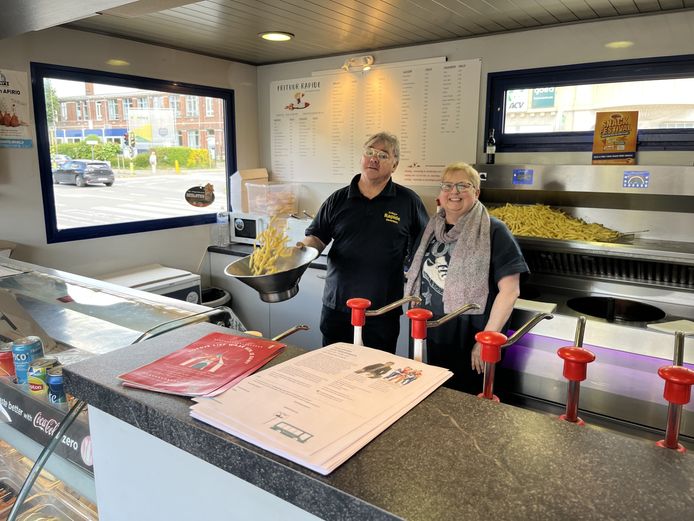 Eind juni verkopen Rudi en Magda noodgedwongen laatste pakje friet in ...