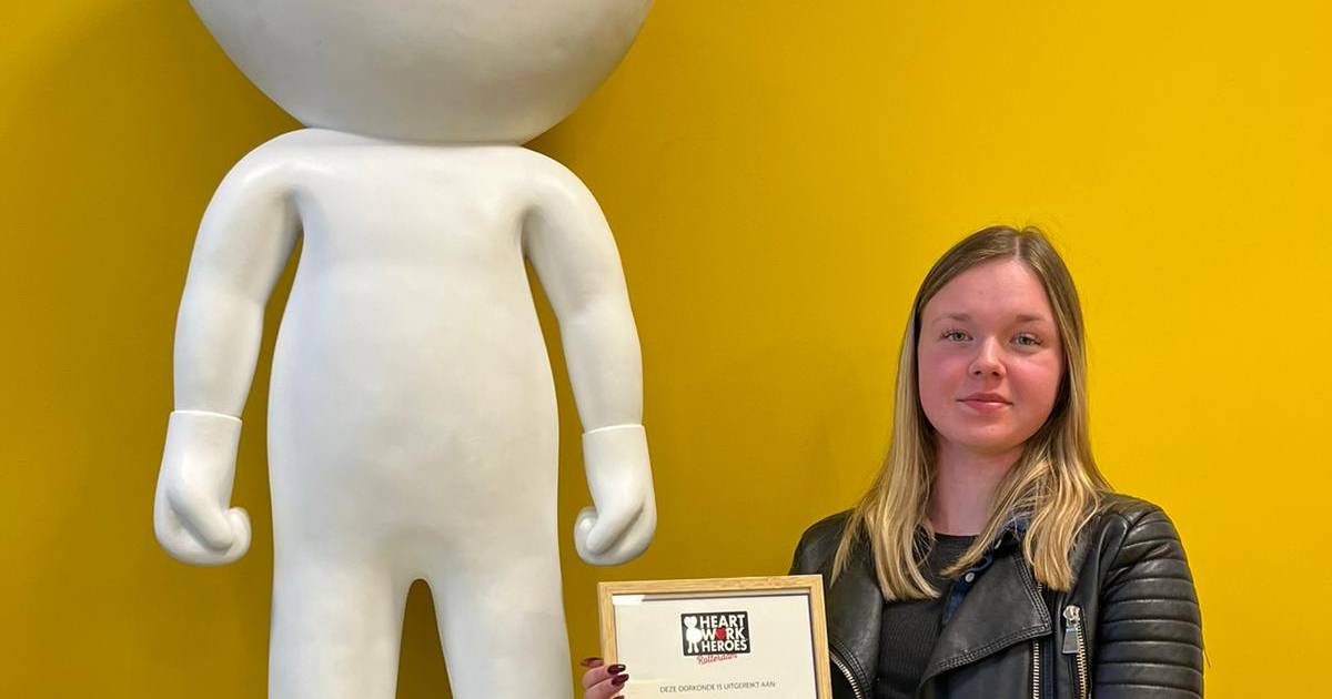 Julia (18) ontwerpt een van de veertig standbeelden die in Rotterdam de ...