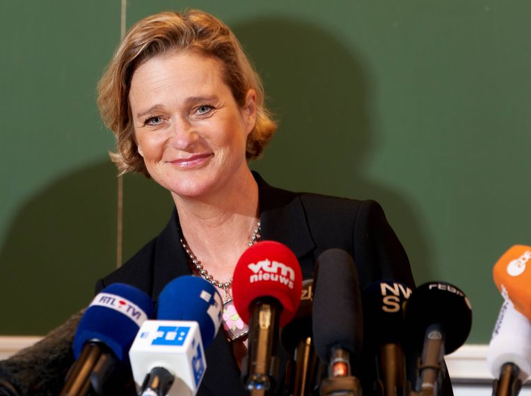 ‘Bisschop Johan Bonny legt zijn ambt neer vanwege zijn relatie met ...