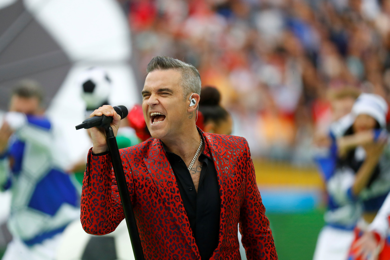 Robbie Williams lanceert nieuwe versie Angels met ‘ons’ Metropole ...