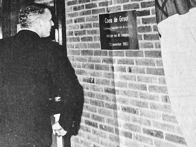 Bij de opening van het nieuwe sportpark liet Coen (1941-2022) een ...