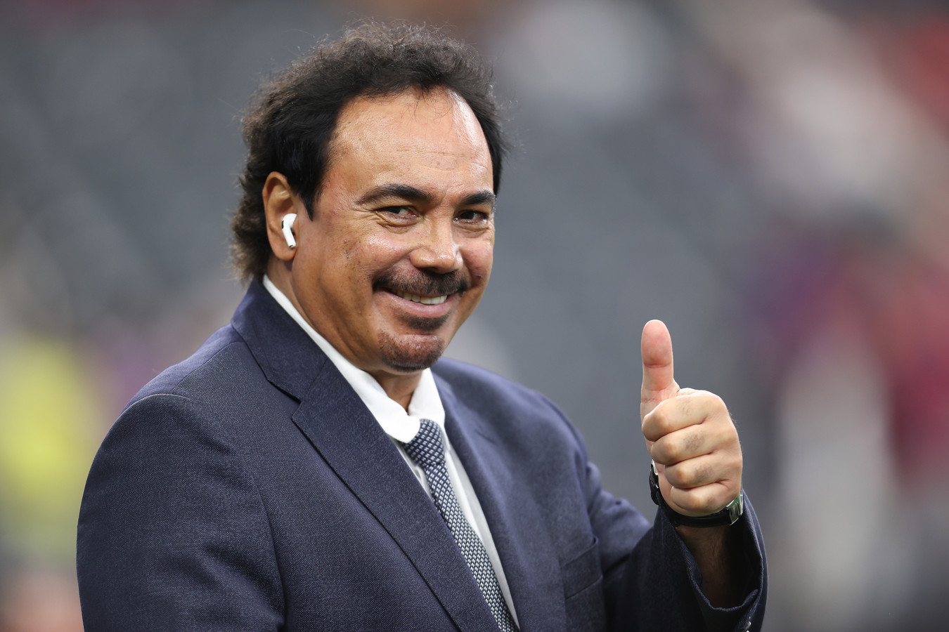 Hugo Sánchez adviseert Santiago Giménez om zo snel mogelijk transfer te ...