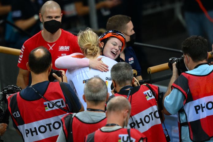 Steffie van der Peet in extase na onvergetelijk WK: brons na fotofinish ...