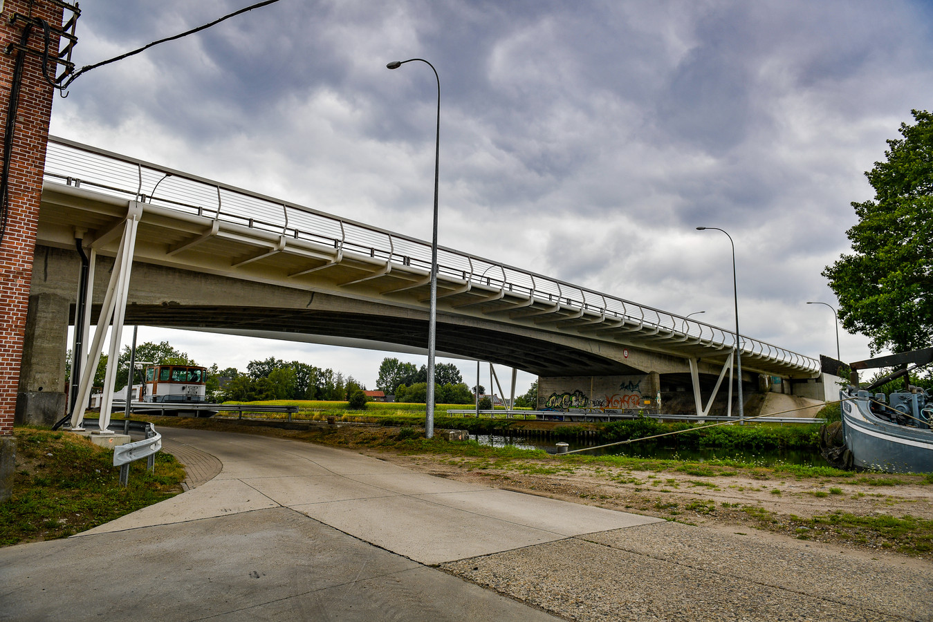 Aannemer plant nog een extra nacht werk in aan brug 5 | Foto | AD.nl