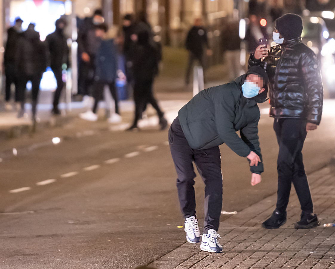 Topman OM doet oproep: ‘Tel eens wat vaker tot tien voor je steen naar ...