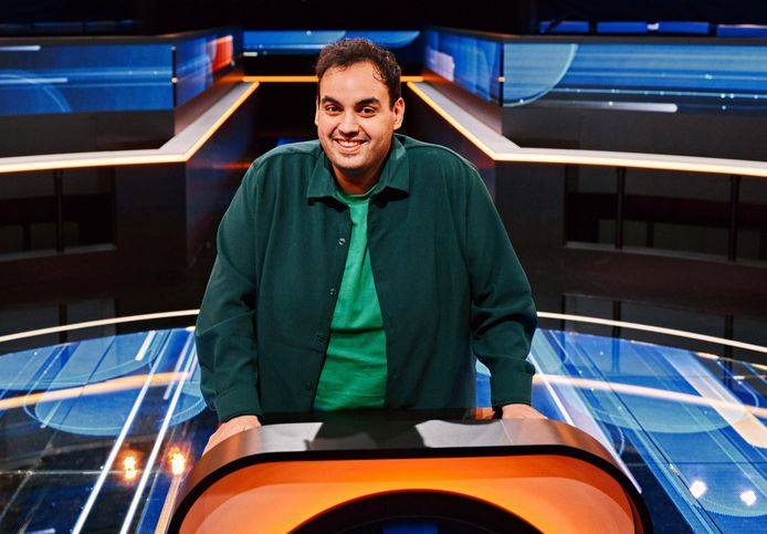 Hoe scoorde Kamal Kharmach als quizmaster van ‘1 jaar gratis’, na ...