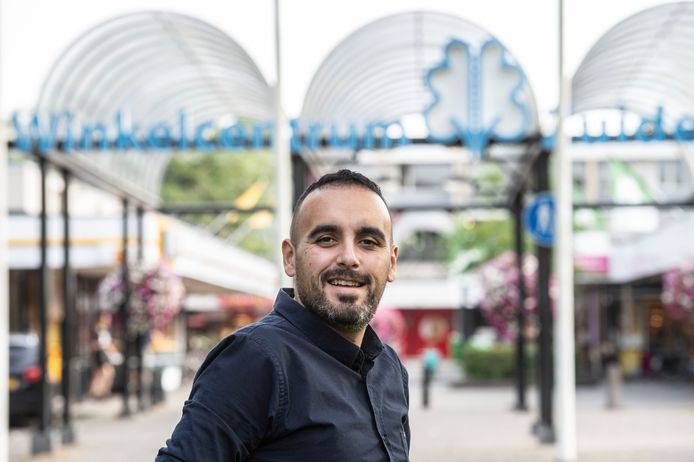 Regelneef, raadslid en onderwijsmanager Umit Güler laat zich door ...