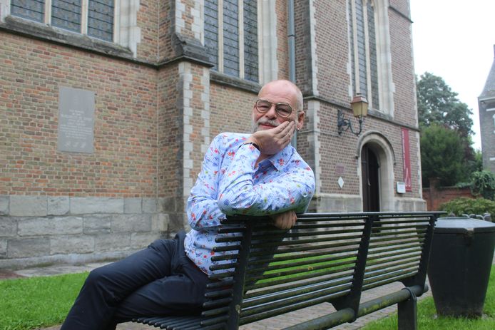 Nieuwe pastoor Aalter viert 60ste verjaardag met drink voor parochianen ...