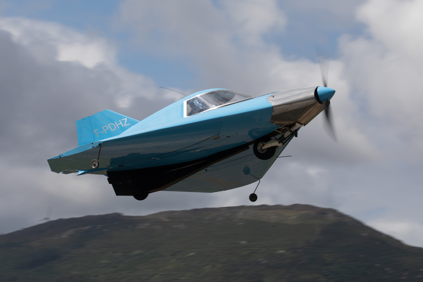 Lommelse vliegtuigbouwer duikt zeven keer op in UFO-meldingenrapport ...