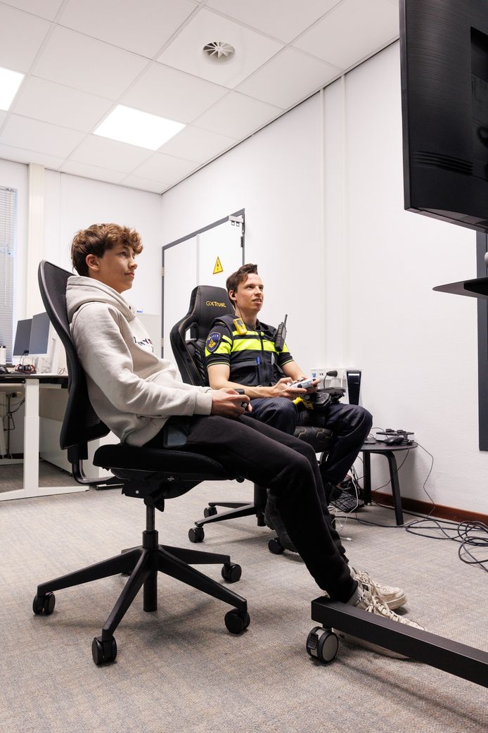 Van potje FIFA tot schietmissies in Call of Duty: agenten Utrechtse ...
