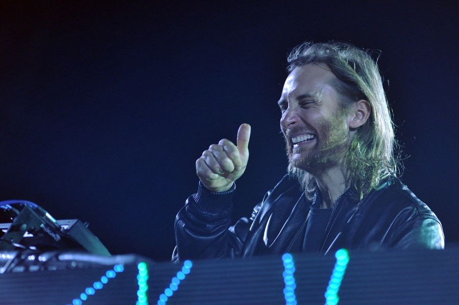Face à la polémique, David Guetta jouera quand même à Marseille | Foto ...