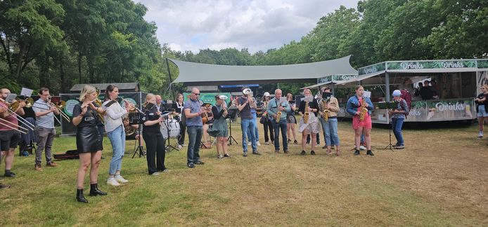 KIJK. Derde dag van Sjock Festival start met... optreden van Harmonie ...