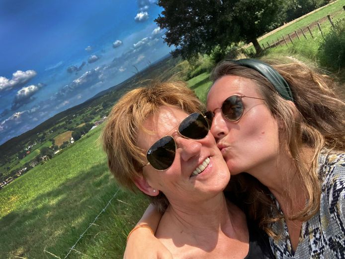 Dit is mijn belofte op moeders sterfbed: ik vertel haar verhaal | Den ...