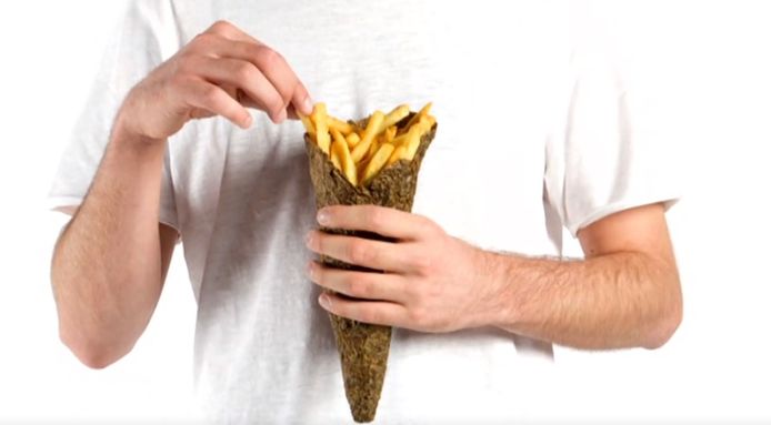 Designers ontwikkelen frietzak gemaakt van aardappelschillen ...