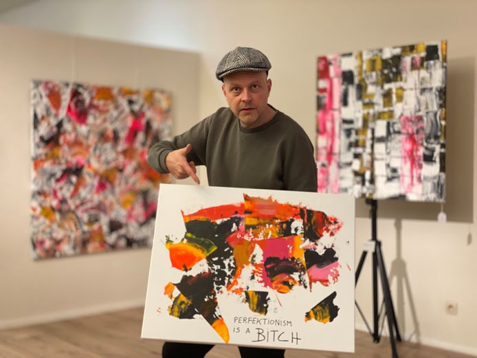 Rapper opent pop-upgalerij in vroegere klerenwinkel: “Ik doe gewoon ...