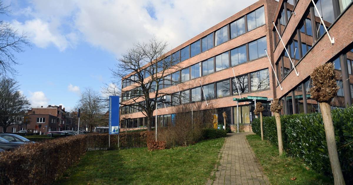 Leerlingen Redingenhof even geëvacueerd na kleine brand in ...