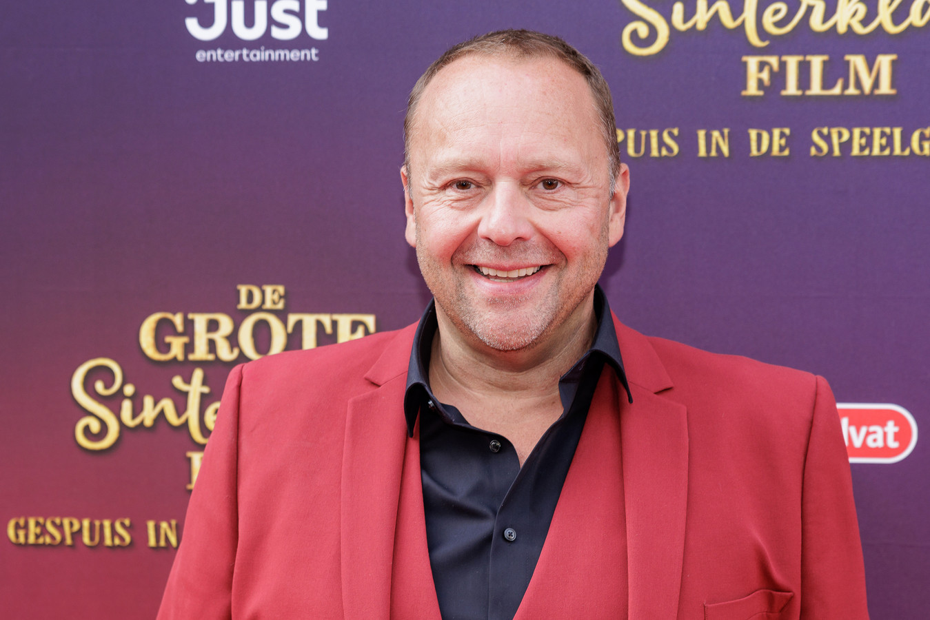 André van Duin loopt ineens podium op bij Richard Groenendijk om hem te ...