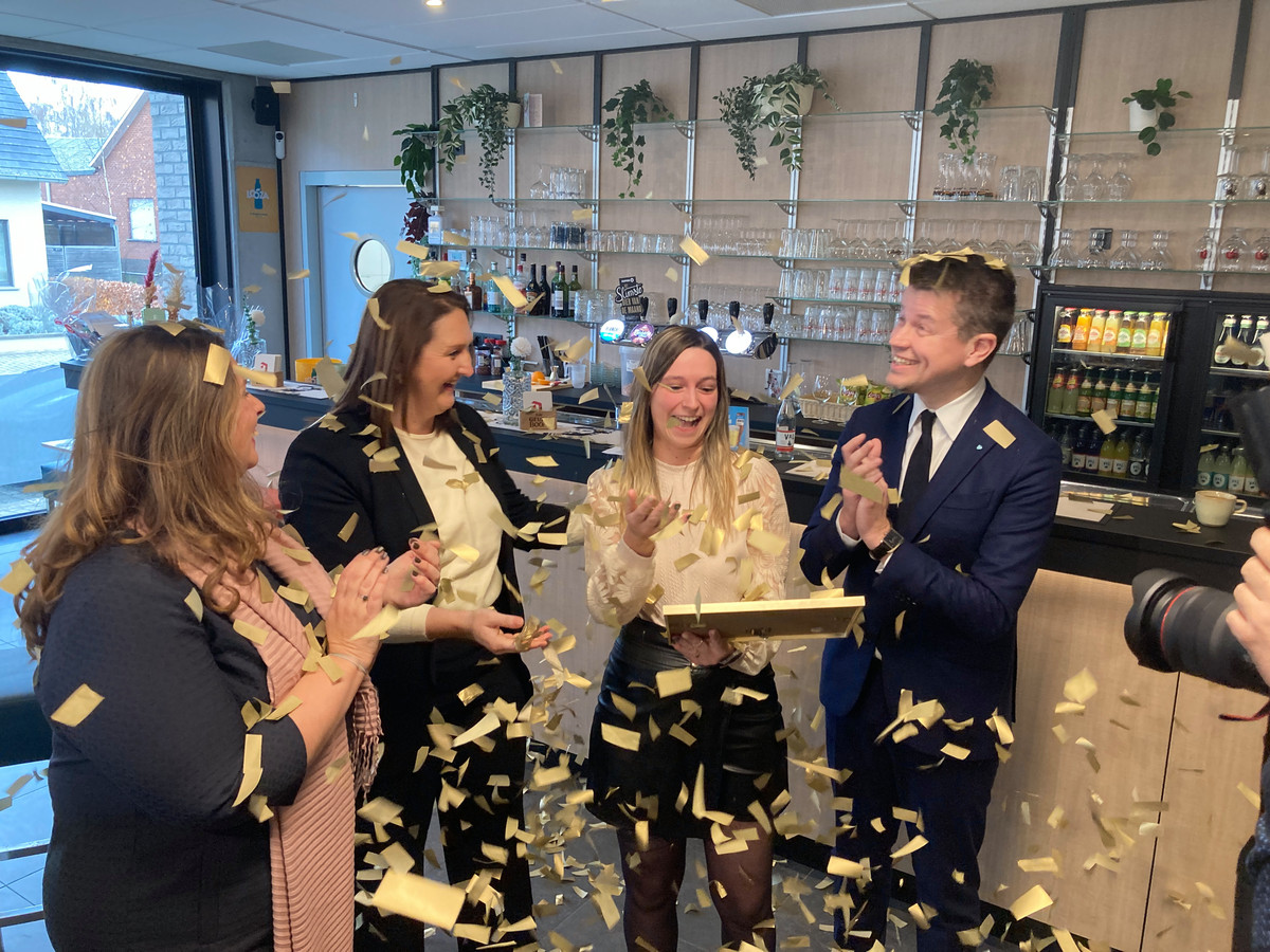 Minister Gwendolyn Rutten (Open Vld) reikt gouden medaille uit aan ’t ...