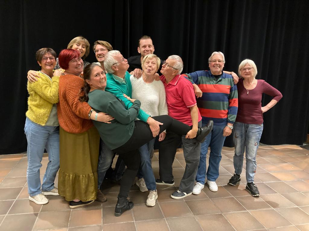 ToneelTijlTernat pakt uit met komedie Kassa Kassa | Foto | hln.be