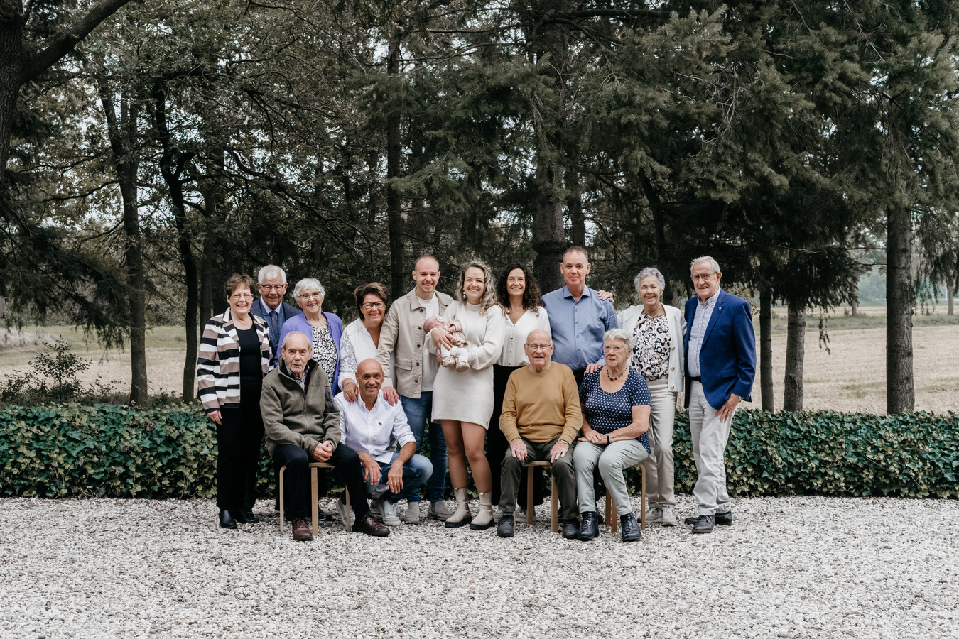 Baby Juule kan met alle overgrootouders op de foto: Hoe uniek is dat ...