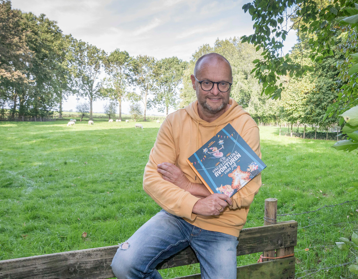 Jaren tekende Richard voor anderen, maar nu heeft hij zijn eerste eigen ...